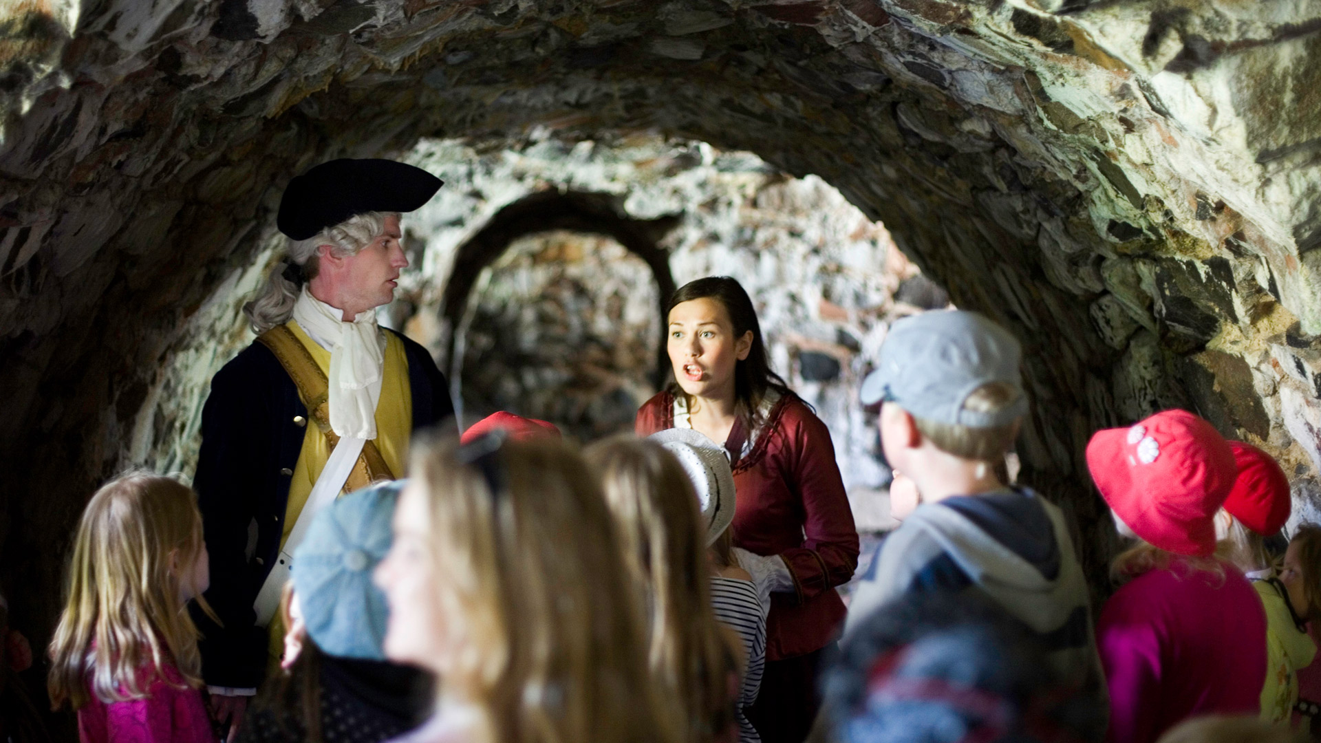 Seikkailukierros kautta aikojen - Suomenlinna Tours